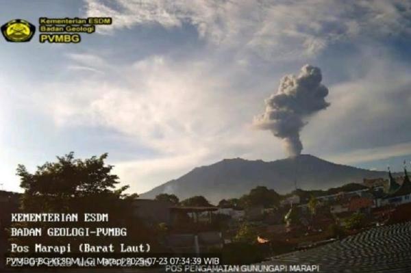 Gunung Marapi Meletus Pagi Ini, Muntahkan Kolom Abu ke Langit Setinggi 1,6 Km