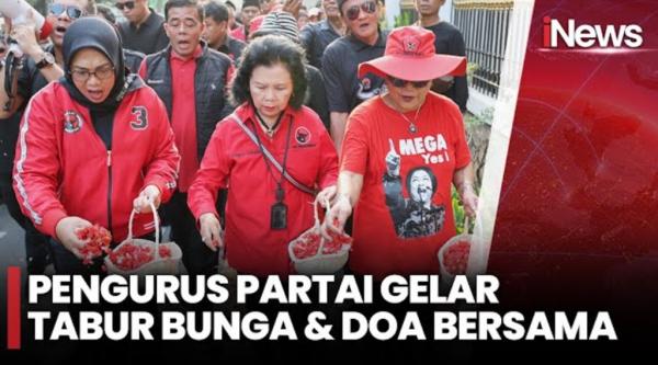 Peringati 29 Tahun Kudatuli, Kader PDIP Tabur Bunga di Depan DPP