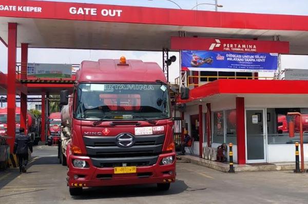 Pertamina Kerahkan 79 Truk Tangki Atasi Kelangkaan BBM di 49 SPBU Bondowoso dan Jember