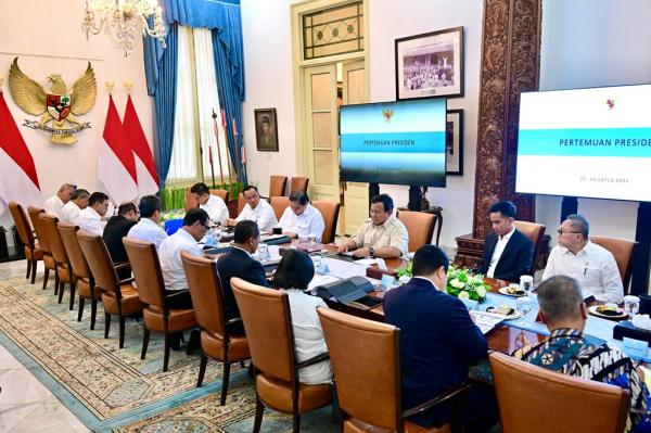 Prabowo Pimpin Ratas di Istana, Bahas Kopdes Merah Putih hingga Program SPHP