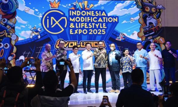 Pameran Modifikasi IMX 2025 Digelar, Deretan Mobil Custom Manjakan ...