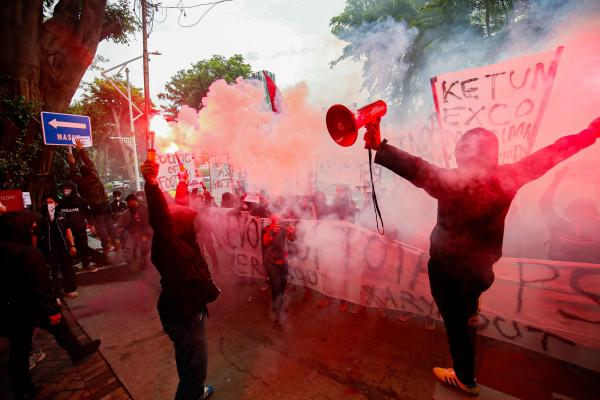 Aksi Suporter Timnas Indonesia Desak Revolusi Total PSSI