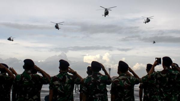 Aksi Helikopter AS 565 MBE Puspenerbal Amankan Perairan Indonesia