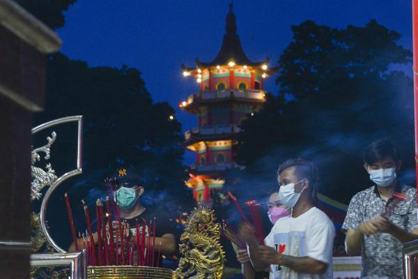 Ritual Cap Go Meh Pulau Kemaro Di Masa Pandemi Covid-19