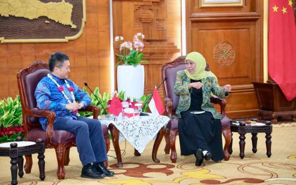Gubernur Khofifah Bertemu Dubes RRT untuk Indonesia Gubernur Khofifah Bertemu Dubes RRT untuk Indonesia