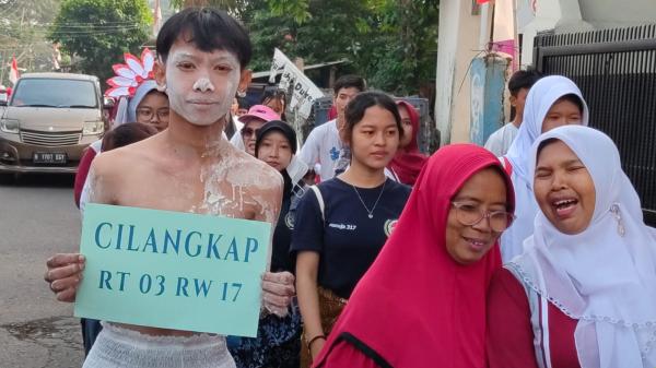Heboh Ada Tuyul di Karnaval Warga Depok Heboh Ada Tuyul di Karnaval Warga Depok