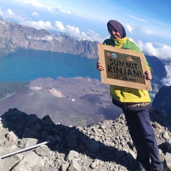 Pesona Gunung Rinjani Dicintai Para Pendaki, Keindahannya dari Puncak sampai Danau Segara Anak