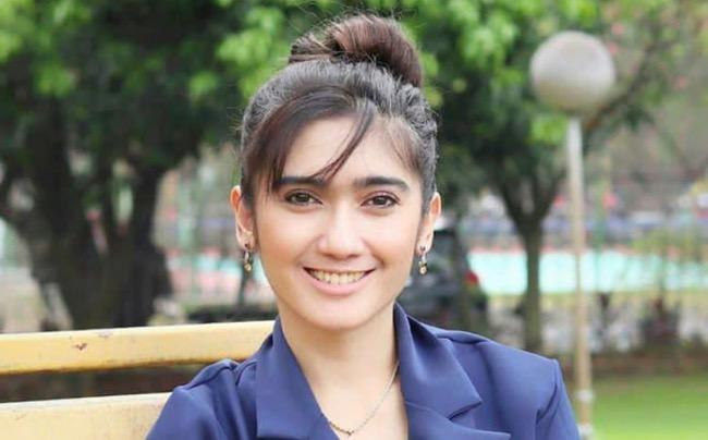 Profil dan Biodata Revi Mariska, Dulu Artis Drama Kolosal Terkenal Kini ... Profil dan Biodata Revi Mariska, Dulu Artis Drama Kolosal Terkenal Kini ...