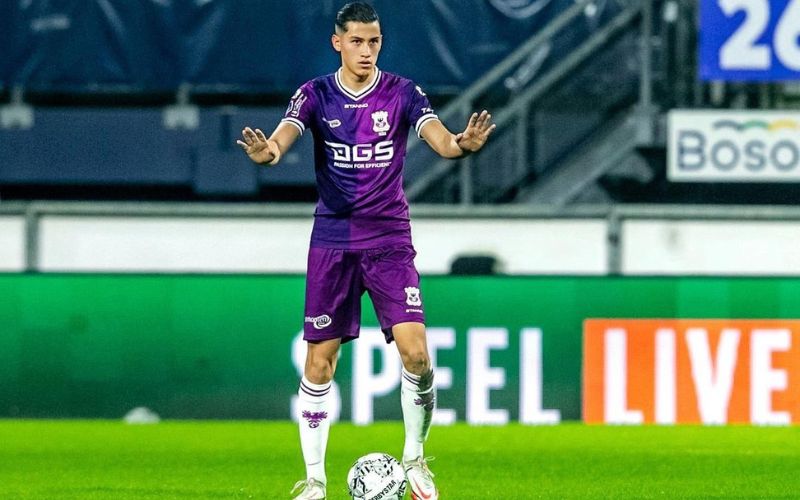 Biodata dan Agama Jay Idzes, Pemain Bek Venezia yang Gembira Bakal Jadi ... Biodata dan Agama Jay Idzes, Pemain Bek Venezia yang Gembira Bakal Jadi ...
