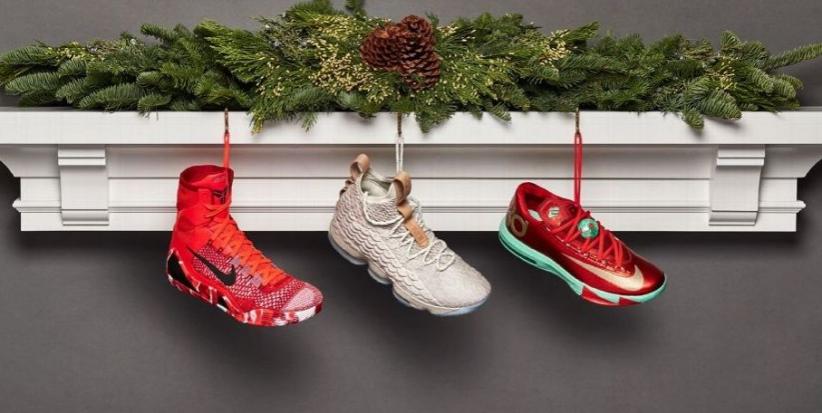 Sepatu Edisi Natal yang Digunakan Para Pebasket