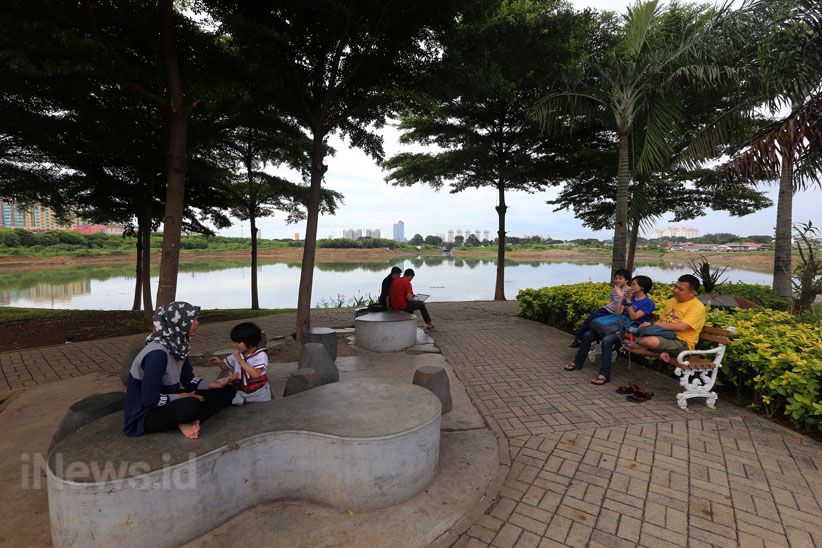 Menikmati Keasrian Taman Waduk Ria Rio