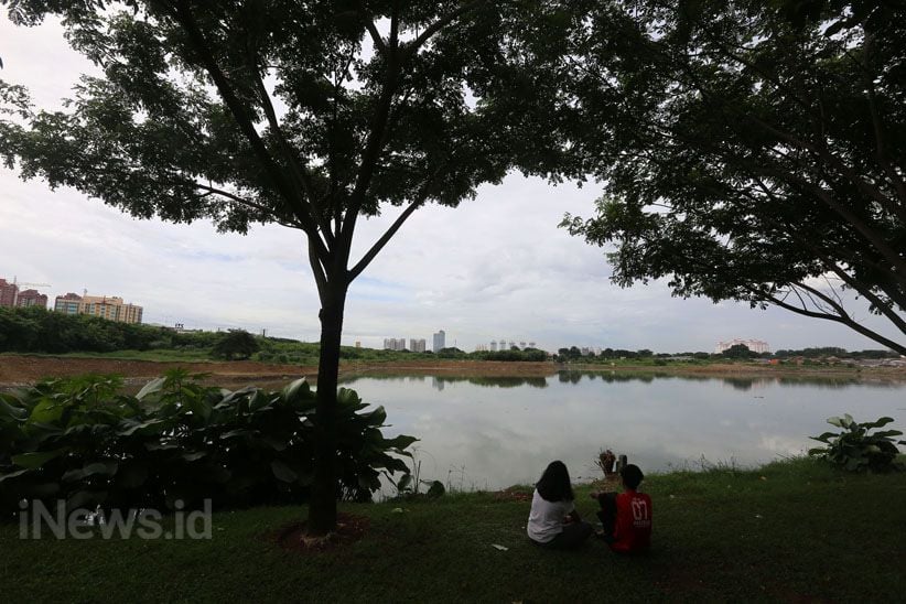 Menikmati Keasrian Taman Waduk Ria Rio