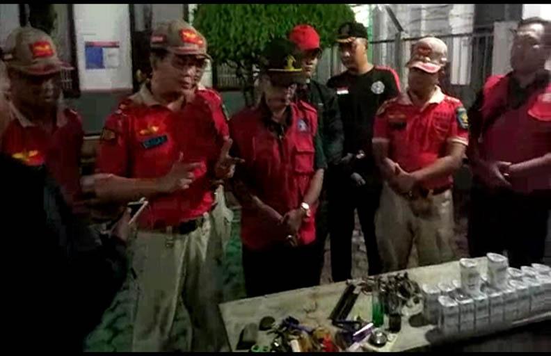 Rutan Pemalang Dirazia, Dua Napi Kedapatan Konsumsi Obat-obatan Rutan Pemalang Dirazia, Dua Napi Kedapatan Konsumsi Obat-obatan