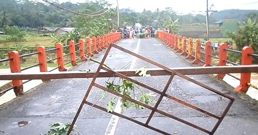 2 Jembatan Rusak Diterjang Banjir Bandang, Warga 5 Kecamatan Terisolir
