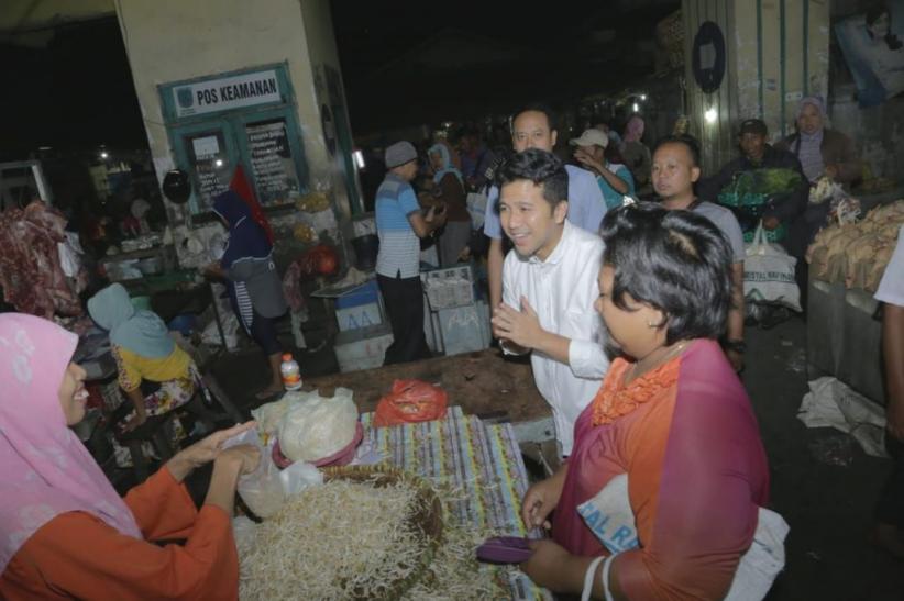 Blusukan ke Pasar, Emil Bagi Pengalaman Kendalikan Harga Saat Lebaran