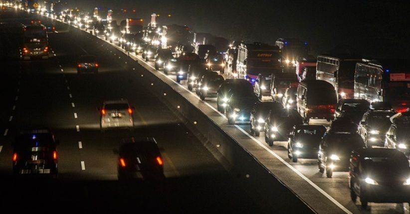 Rest Area KM 86 Membeludak, Kendaraan Dialihkan ke Jalur Pantura