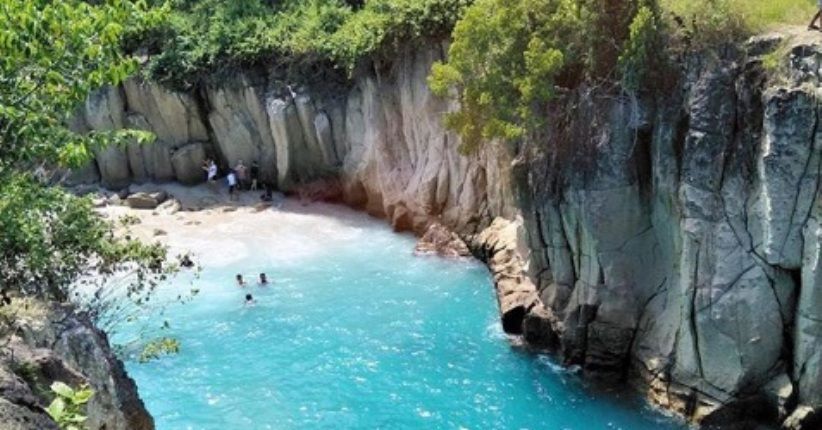 Indahnya Pantai Patokan Sulawesi Utara yang Mirip May Bay Thailand