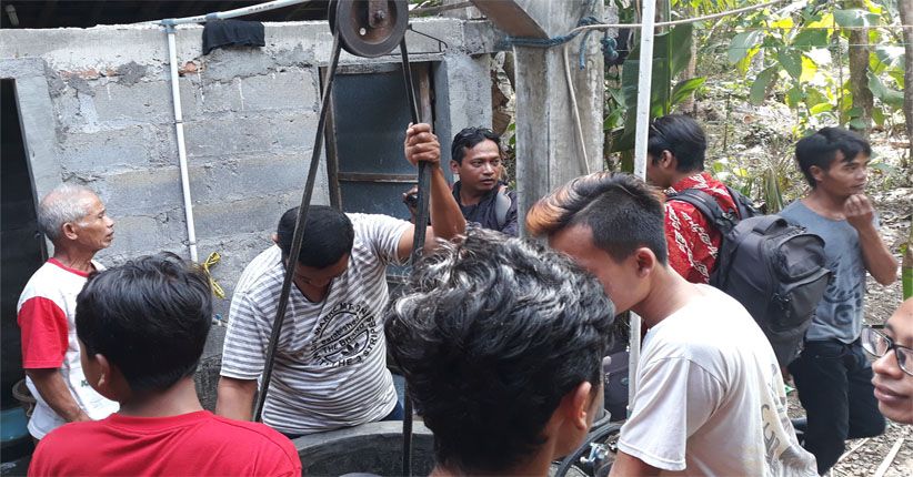 Perbaiki Timba, Wanita Paruh Baya Tercebur Sumur Sedalam 15 Meter
