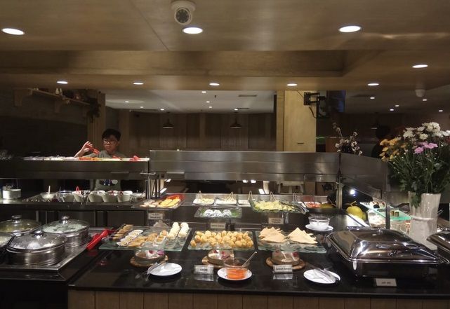 Asyiknya Menyantap Masakan Jepang di Yuraku, Legendaris sejak 1988