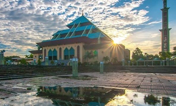 Wisata Religi Melihat Kemegahan Masjid Raya Batam, Arsitekturnya Unik