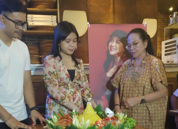 Lepas Single Baru, Brisia Jodie Ditemani Sosok Spesial Lepas Single Baru, Brisia Jodie Ditemani Sosok Spesial