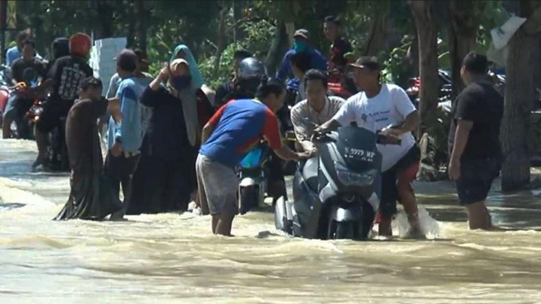 Curah Hujan Tinggi Banjir Rendam 2 Desa Dan Memutus Jalur Alternatif