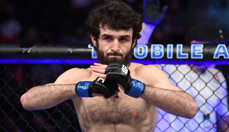 Petarung UFC Asal Rusia Hadapi Kambing Gunung saat Latihan