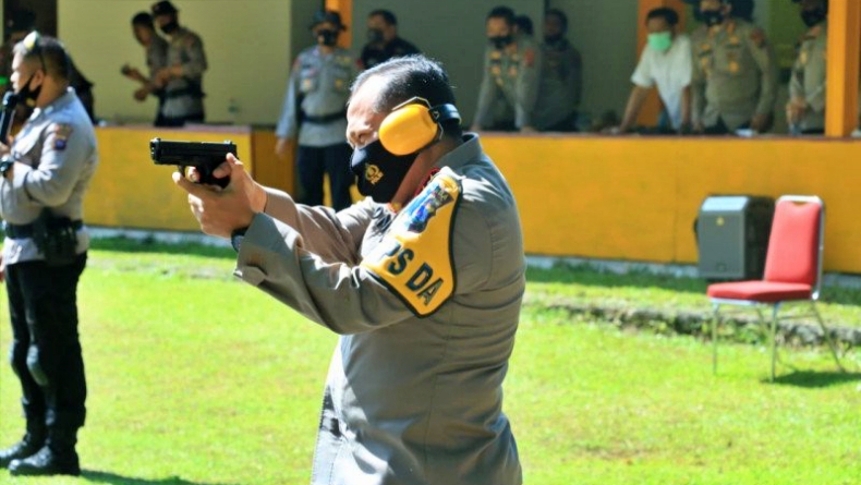 HUT ke-72 Polwan, Polda Sumbar Gelar Lomba Menembak HUT ke-72 Polwan, Polda Sumbar Gelar Lomba Menembak