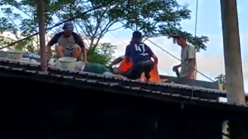 Pasang Atap Sekolah, Kuli Bangunan di Padang Tewas Tersengat Listrik