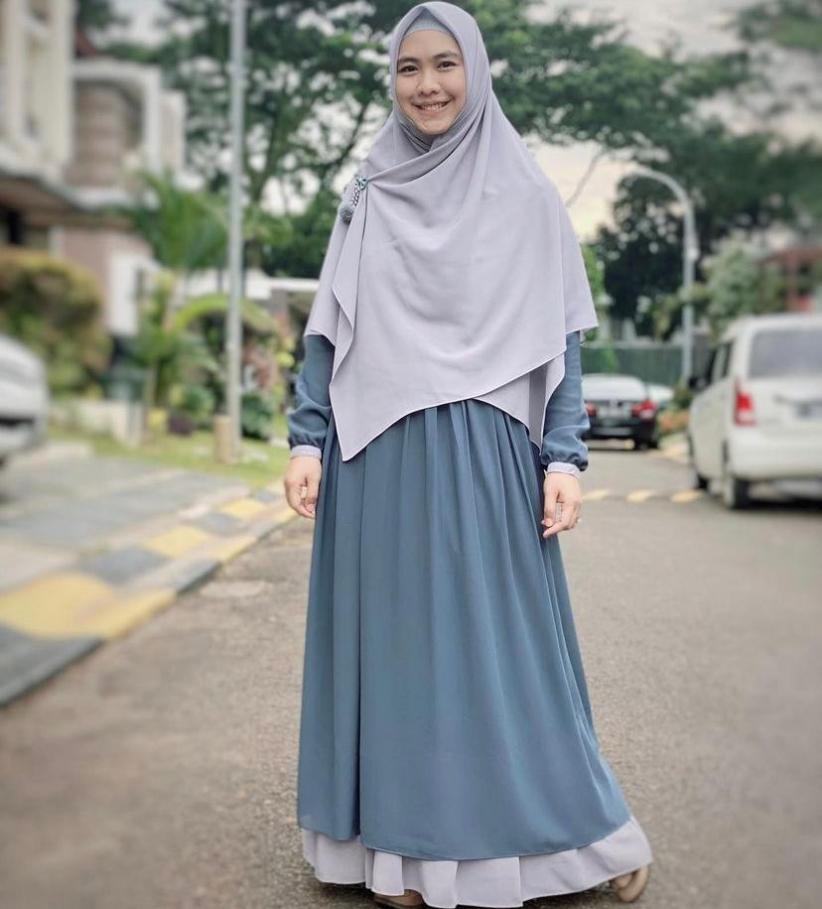 4 Gaya Hijab Syar’i Oki Setiana Dewi Jadi Inspirasi Ramadhan dan Lebaran
