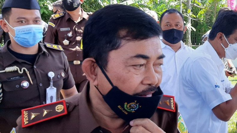 2 Mantan Direktur BPR Bank Salatiga Ditahan Kejati Jateng 2 Mantan Direktur BPR Bank Salatiga Ditahan Kejati Jateng