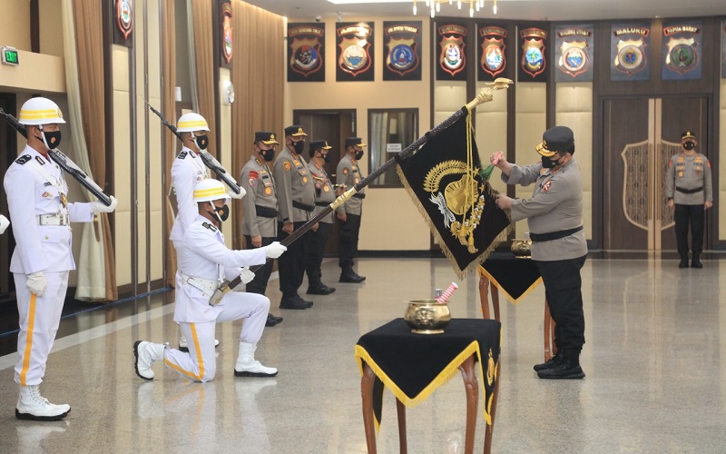 Polri Gelar Upacara Cuci Bendera Korps Bhayangkara Jelang HUT 1 Juli ...