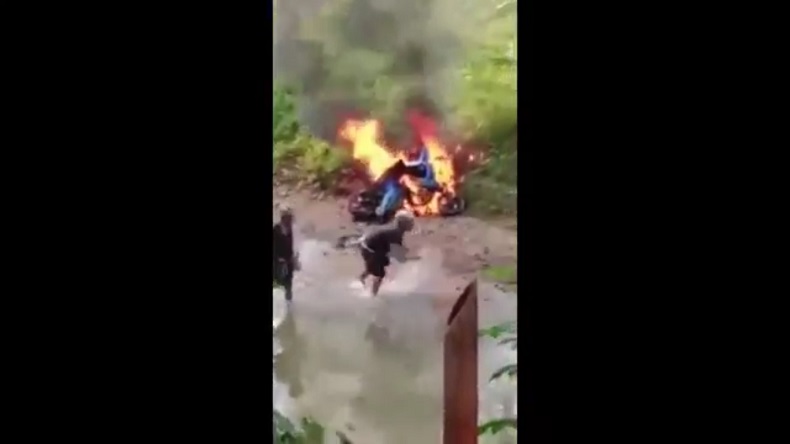 Viral, 4 Motor Milik Warga Baduy Dibakar karena Langgar Adat