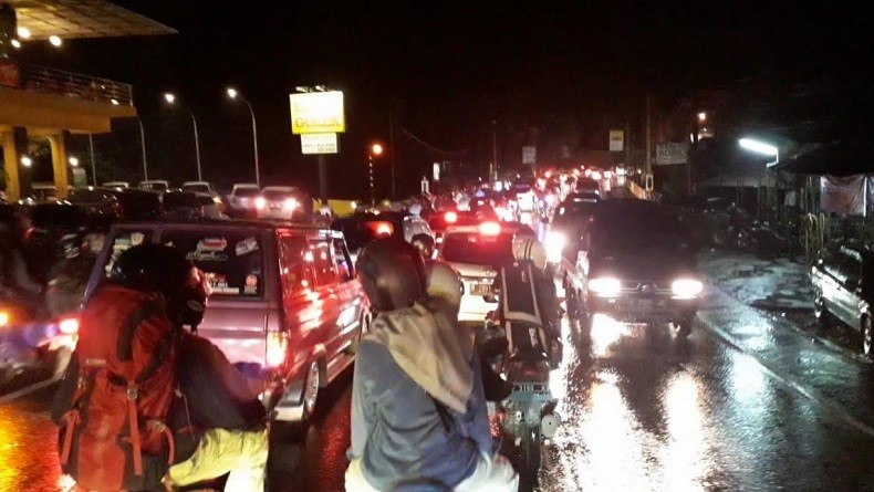 Sempat One Way karena Ramai, Jalur Puncak Bogor Kembali Normal 2 Arah
