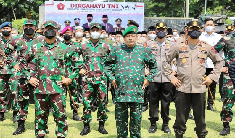 Habib Luthfi Ajak Ulama dan Umara Edukasi Masyarakat Tak Phobia Pandemi ... Habib Luthfi Ajak Ulama dan Umara Edukasi Masyarakat Tak Phobia Pandemi ...