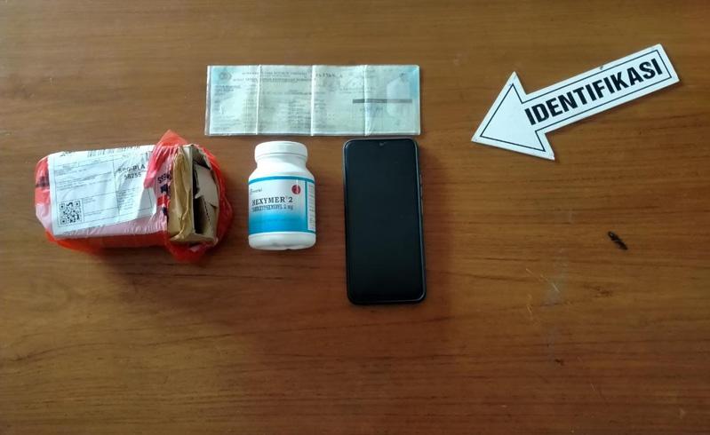 Edarkan Ribuan Obat Terlarang, Pemuda Pengangguran Ini Ditangkap Polisi Edarkan Ribuan Obat Terlarang, Pemuda Pengangguran Ini Ditangkap Polisi