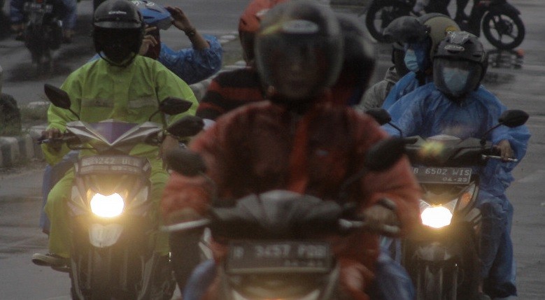 Ini yang Perlu Dilakukan agar Berkendara Motor di Musim Hujan Tetap Nyaman