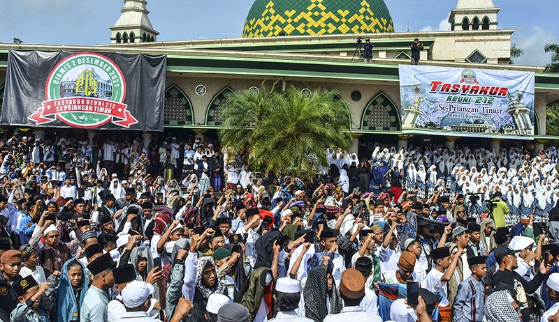 Reuni 212, Ribuan Massa Berkumpul di Masjid Agung Ciamis Reuni 212, Ribuan Massa Berkumpul di Masjid Agung Ciamis
