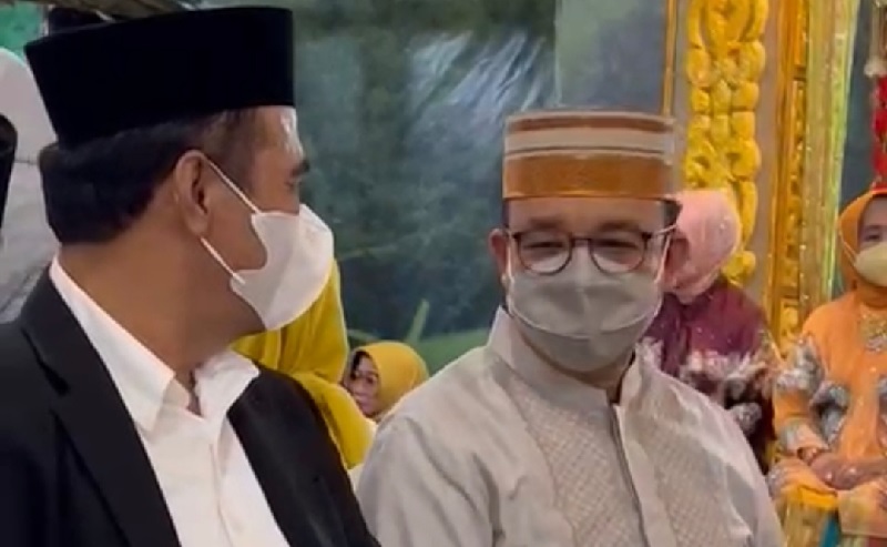 Potret Keakraban Anies Baswedan dan Amran Sulaiman di Acara Nurdin Halid Potret Keakraban Anies Baswedan dan Amran Sulaiman di Acara Nurdin Halid