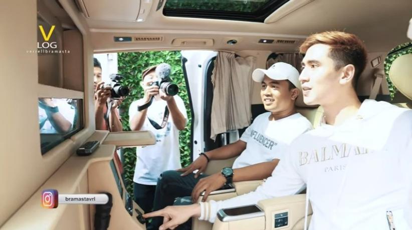 Spesifikasi Mobil Alphard Verrell Bramasta Rasa First Class, Bak Hotel ...