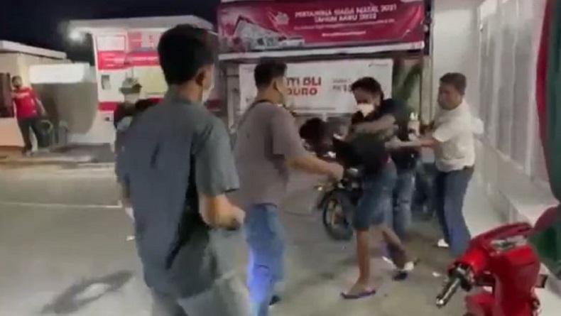 Pakai Sarung untuk Tutup Wajah, 2 Remaja di Klaten Bobol Toko Kelontong Pakai Sarung untuk Tutup Wajah, 2 Remaja di Klaten Bobol Toko Kelontong