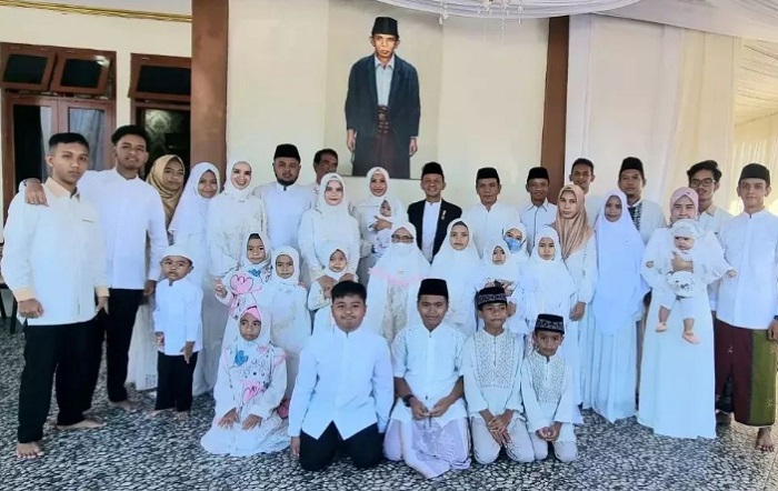 Mudik ke Papua Barat, Bahlil Lahadalia Terharu Bertemu Keponakan