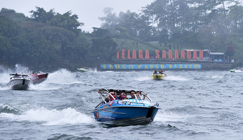 Ribuan Wisatawan Kunjungi Telaga Sarangan pada Akhir Libur Lebaran ... Ribuan Wisatawan Kunjungi Telaga Sarangan pada Akhir Libur Lebaran ...