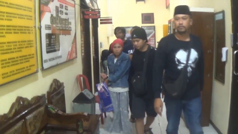 Anak di Madura Tega Bunuh Bapak Kandung saat Tidur Lelap Anak di Madura Tega Bunuh Bapak Kandung saat Tidur Lelap