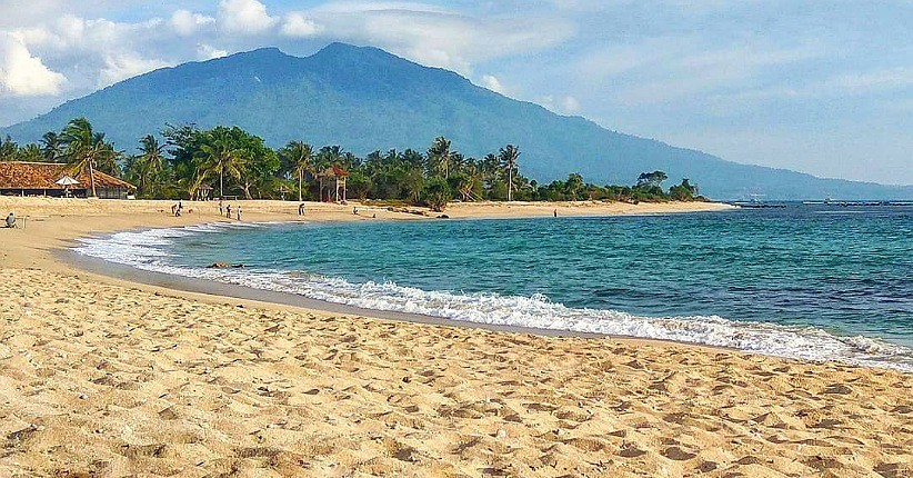 Pesona Pantai Alau-Alau di Lampung Selatan, Eksotis dengan View Gunung ...