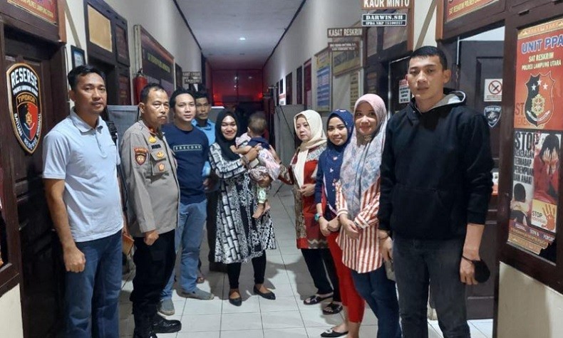 Balita Dianiaya Ibu Kandung Diserahkan ke Dinsos, Wabup Lampung Utara ... Balita Dianiaya Ibu Kandung Diserahkan ke Dinsos, Wabup Lampung Utara ...