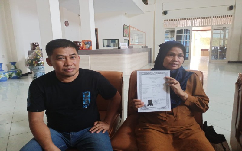 Merasa Dizalimi, Perempuan Balon Kades Ini Protes ke Panitia Seleksi Merasa Dizalimi, Perempuan Balon Kades Ini Protes ke Panitia Seleksi