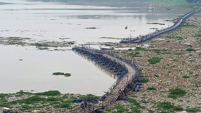 Sungai Citarum Meluap, Jembatan Alfian di Batujajar KBB Putus