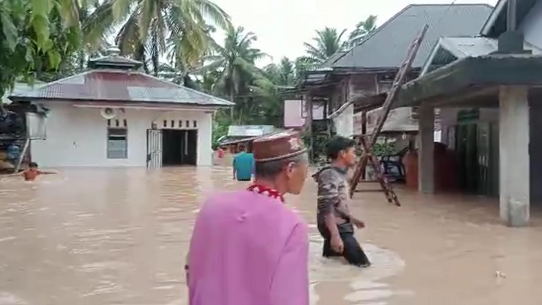 Banjir Rendam Ratusan Rumah di Kecamatan Batang Masumai Jambi usai Hujan Semalaman