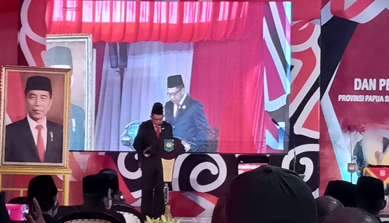 Mendagri Tito Lantik Penjabat Gubernur 3 Provinsi Baru Papua Mendagri Tito Lantik Penjabat Gubernur 3 Provinsi Baru Papua